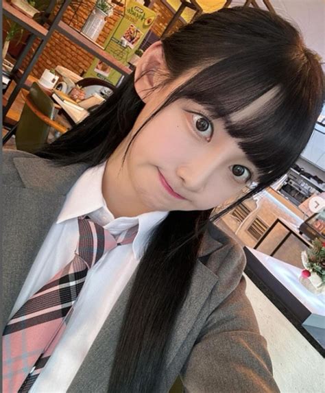 파리서 국가대표와 열애설 곽민선 깜찍 교복 패션 방송실로 따라와