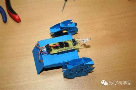 DIY Fold A Paper Robot Boardor