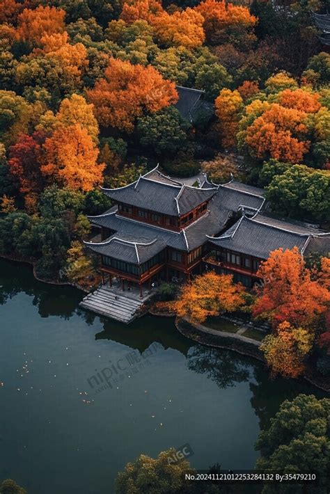 Ai创作图借秋楼 西园秋色 瞰秋亭 古雅建筑秋意 楚秀园秋色 初冬园林楼阁 秋天的西园 银杏阁 南园秋景 古都的秋 深秀湖秋色 深秀湖之秋