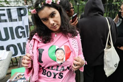Luigi Mangione Fan Claims She ‘married Ai Version Of Accused