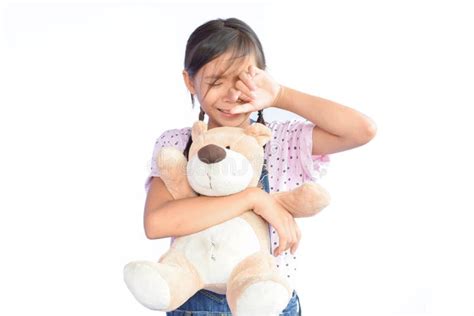 Trauriges Kleines Asiatisches Mädchen Das Auf Weiß Schreit Stockfoto