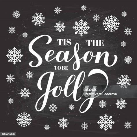 눈송이와 칠판 배경에 유쾌한 서예 손 글자로 시즌티스 크리스마스 인용 타이포그래피 포스터 인사말 카드 배너 전단지 초대 등 벡터 템플릿 계절에 대한 스톡 벡터 아트 및 기타