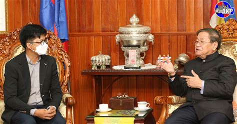 ឯកឧត្តម ខៀវ កាញារីទ្ធ អនុញ្ញាតឱ្យតំណាងស្ថាបនិកវេទិកាយុវអ្នកសារព័ត៌មានកម្ពុជា និងសហការី