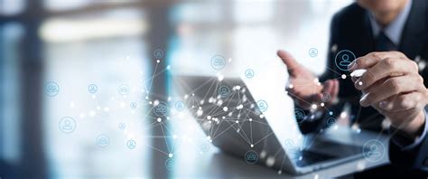 Hr 인적 자원 관리 인력 관계 조직 구조 가상 화면 팀 빌딩 재택 근무 55 59세에 대한 스톡 사진 및 기타 이미지 55 59세 가리키기 개념 Istock