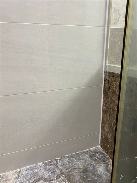 사하구 당리푸르지오 욕실타일이 갈라지고 터짐으로타일하자보수 작업 시공사래 포스팅입니다 네이버 블로그