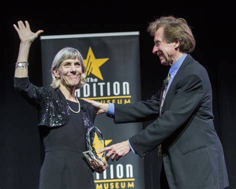 Joan Benoit Samuelson 79 Honored At Bostons Sports Museum Bowdoin
