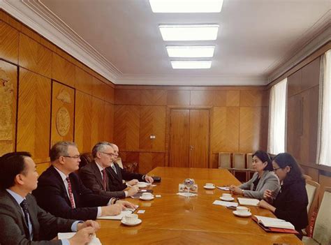 УИХ ЫН ГИШҮҮН З НАРАНТУЯА ДЭЛХИЙН БАНКНЫ ТӨЛӨӨЛӨГЧИДТЭЙ УУЛЗАВ