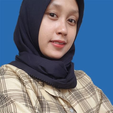 Intan Setya Putri Seno Karyawan Toko Kiano Clothing Linkedin