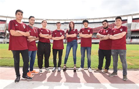 River Presentó A Sus Jugadores De League Of Legends