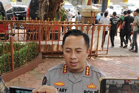 Polisi periksa kejiwaan tersangka pemeran film porno Siskaeee - ANTARA News
