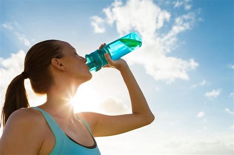 Cách xử trí khi bị say nắng say nóng đúng chuẩn biết để phòng thân
