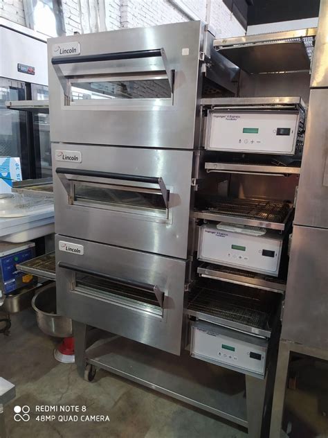 لینکلن ۱۱۵۴ Lincoln لینکون ۱۴۵۶لینکولن لینکنکافی‌شاپ و رستورانتهران