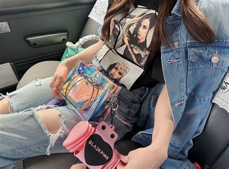 블랙핑크 굿즈 구매 인증한 Av배우  포텐 터짐 최신순 에펨코리아