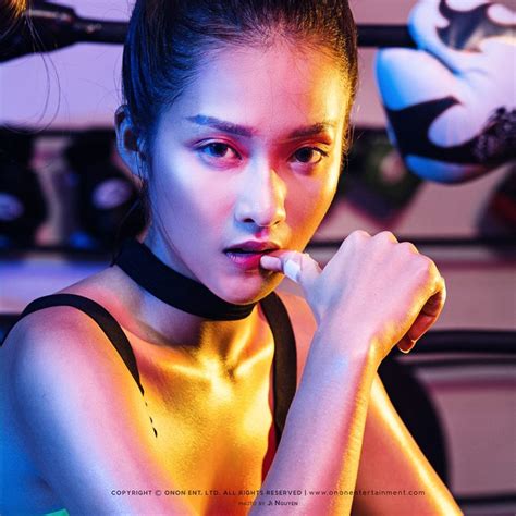 Hot Girl Kh Ng N Li N T C Khoe Nh G I C M Tu I