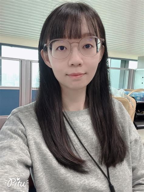 不得不說，這個自拍濾鏡真的很強 昨晚板運play場🏀 好多人關心我可以打球了喔 51開刀到現在快九個月了 一般來說都要一年才能打 尤其像我這種沒積極復健又沒肌力的人 其實應該要更晚才