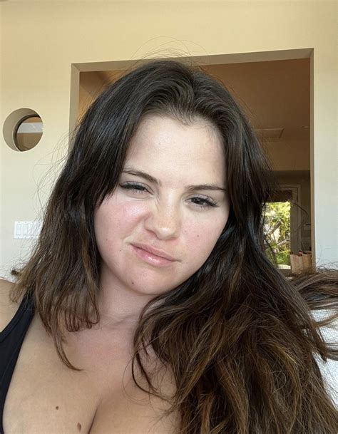 Selena Gomez publie un selfie d’elle totalement au naturel et c’est ...