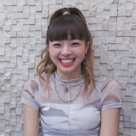 Itzy Yuna Smiling Kpop Girls Itzy My Girl