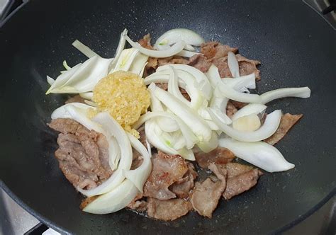 돼지고기 콩나물 볶음