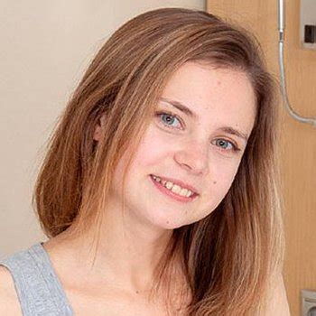 Bella Gray Feed Watch The Latest Updates On FreeOnes