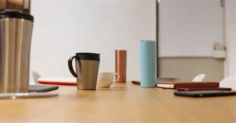 텀블러 제대로 관리 안 하면 ‘세균 가득… 세척 방법은