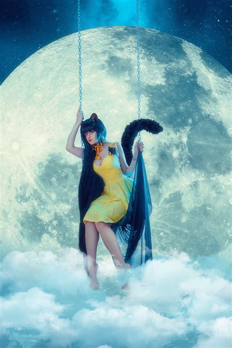 Sailor Moon Luna Cosplay