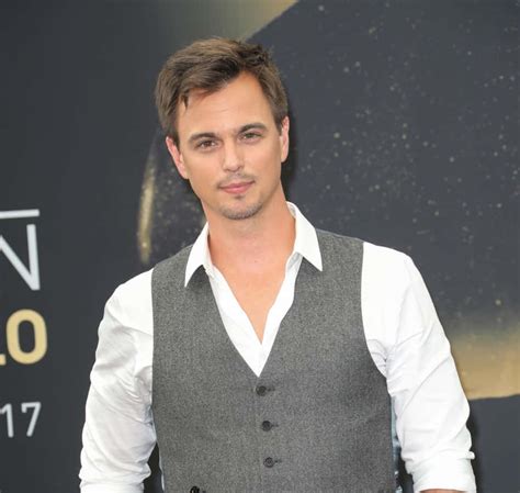 100 Darin Brooks Wallpapers