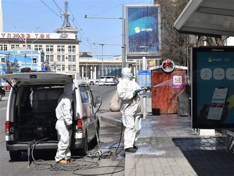 Автобусны буудлуудыг тусгай цэвэрлэгээний бодис шүршигч төхөөрөмжөөр