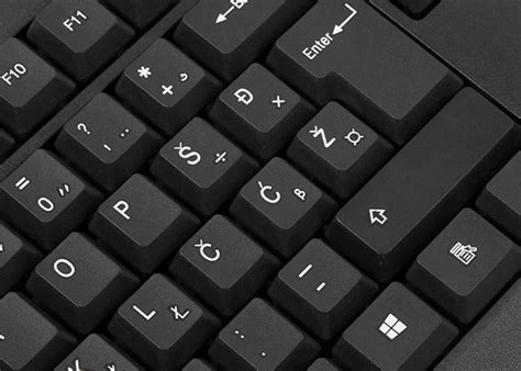 Everest Kb 700 Black Usb Croatian Layout Multimedia Keyboard Bütünü Oluşturan Parçalar