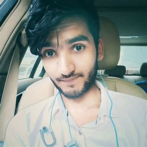 Mo Moazzam Khan Finites • Threads Say More