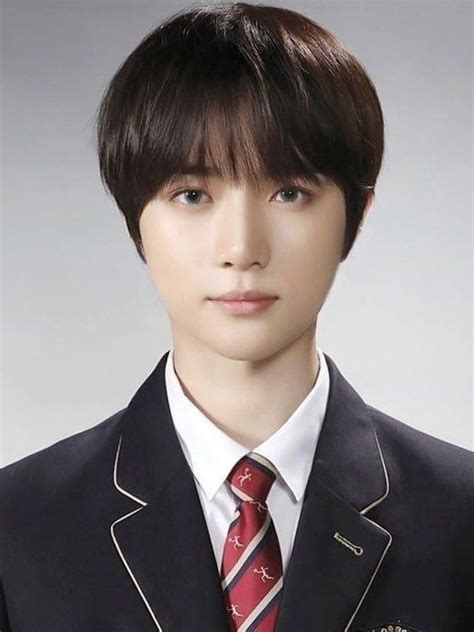 Blip 투바투 범규 증명사진💛 밤프들 투표하세요😆 A