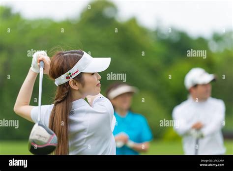 Une Famille De Trois Banque De Photographies Et Dimages Haute R Solution Alamy
