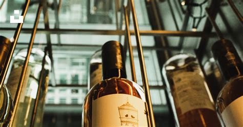 마리온 와인 글라스 보틀 사진 Unsplash의 무료 알코올 이미지