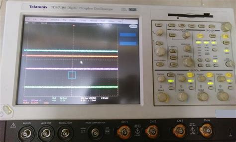 Tektronix Tds 7104 전자 테스트 장비 판매 가격 9102494에 사용됨 Cae에서 구매