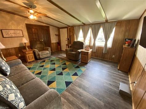 412 Compass Cir Se New Philadelphia Oh 44663 Mls 4324628