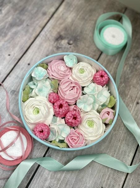 Диаметр коробочки 21 см Зефирные букеты Цветы сделаны вручную из домашнего зефира Состав