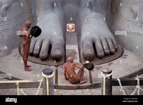 India Karnataka State Shravanabelagola Is One Of The Most Important