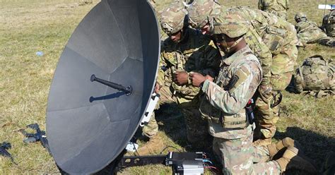 Will New Army Network Tech Lead To More — Or Less — Micromanagement
