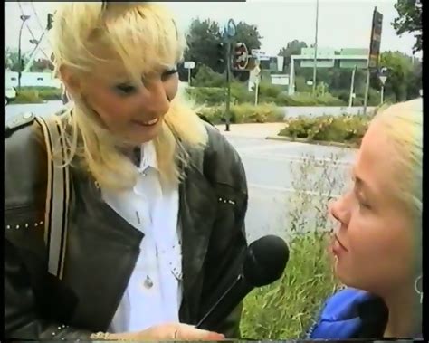 Boulevard Short Chick Toying Her Pussy Eporner