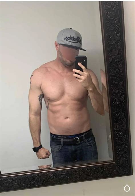 Lazy Afternoon Selfie Scrolller