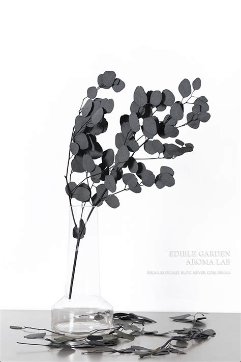 블랙 그레이 찐덕후가 플로리스트가 되면 이런 작품이 완성되지요잉~ 프리저브드플라워 로즈 센터피스 로즈데이 주문 의뢰건