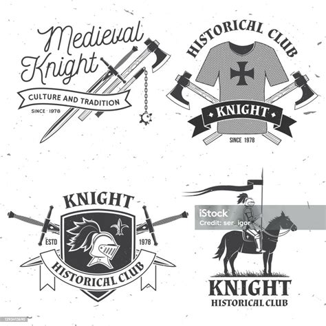 셔츠 인쇄 스탬프 오버레이 또는 템플릿에 대한 기사 역사 클럽 배지 디자인 벡터 개념 세트 기사와 빈티지 타이포그래피 디자인 말에 기사 칼 Hauberk 실루엣 갑옷에 대한