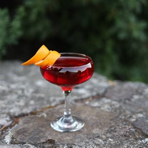 Угорський Двір - Онлайн-меню