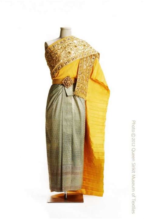 10 Traditional Dresses Of Thailand That Portray Thai Fashion Culture