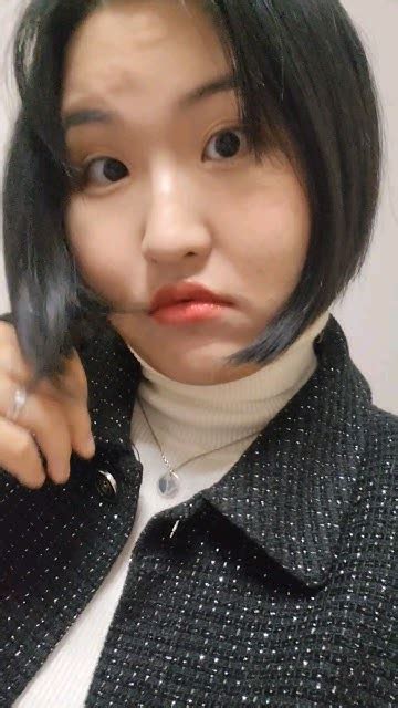 오랜만에 퍼스널컬러 여름쿨톤 메이크업이 아닌 음영메이크업과 평소에 잘 안쓰는 립과 블러셔 써보기 Shorts 데이트 메이크업 Youtube