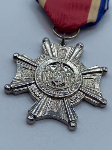 original cold war issue new york conspicuous service cross and bar