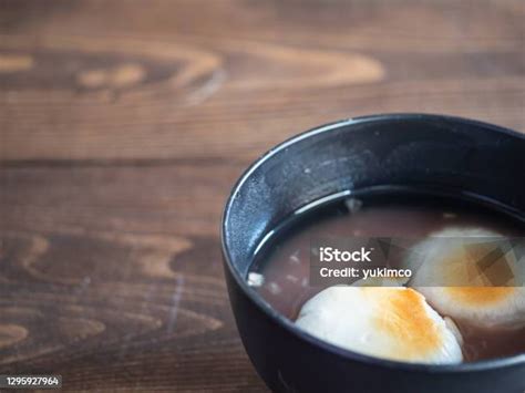 일본의 과자 시루코 콩 페이스트 수프에 떡을 곁들인 과자 Washoku에 대한 스톡 사진 및 기타 이미지 Washoku 그릇 달콤한 음식 Istock
