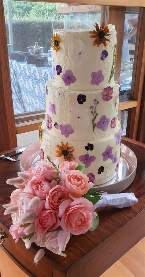 Naked Wedding Cake With Pressed Flowers In 2024 Wedding Cakes Naked