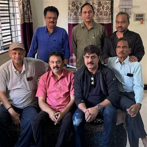 ಧಾರವಾಡಕ್ಕೆ ಬಂದು ಹಳೆ ಗೆಳೆಯರ ಭೇಟಿಯಾದ ತೆಲುಗಿನ ಖ್ಯಾತ ನಟ ಶ್ರೀಕಾಂತ್ Kannada