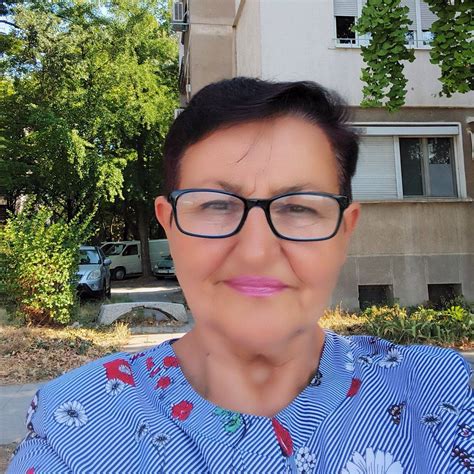 Миг от вечността ЖЕНА В ДЪЖДА Автор Ивайло Балабанов Една мълния опна жълтото си въже Тя го