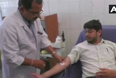 बिहार में दो दिन की बच्ची के लिए शख्स ने तोड़ दिया रोजा पेश की अनोखी